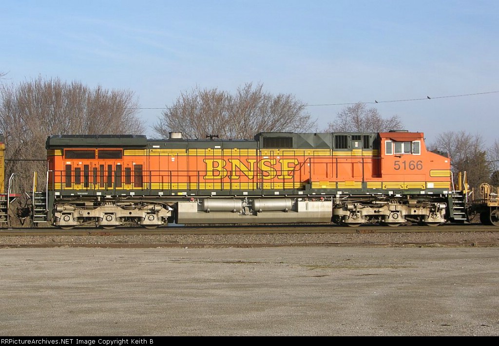 BNSF 5166